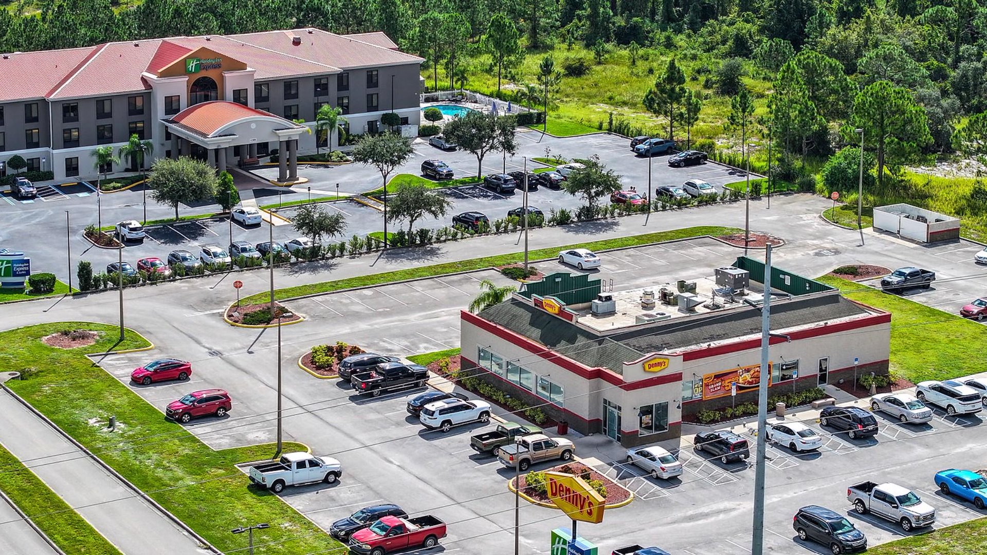 Denny's I 11+ Year Lease I Huge Traffic/Sebring, Florida